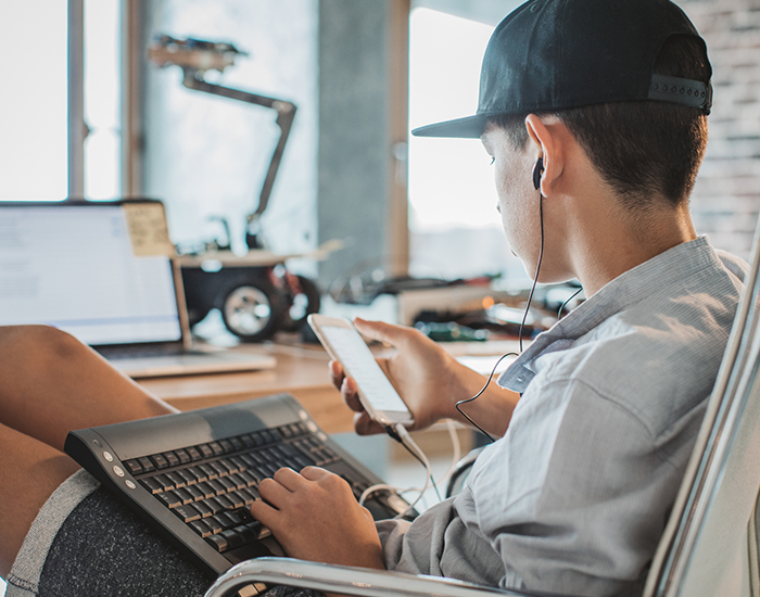 6 Gadgets Your Teen Will Love for Back to School - INBETWEEN